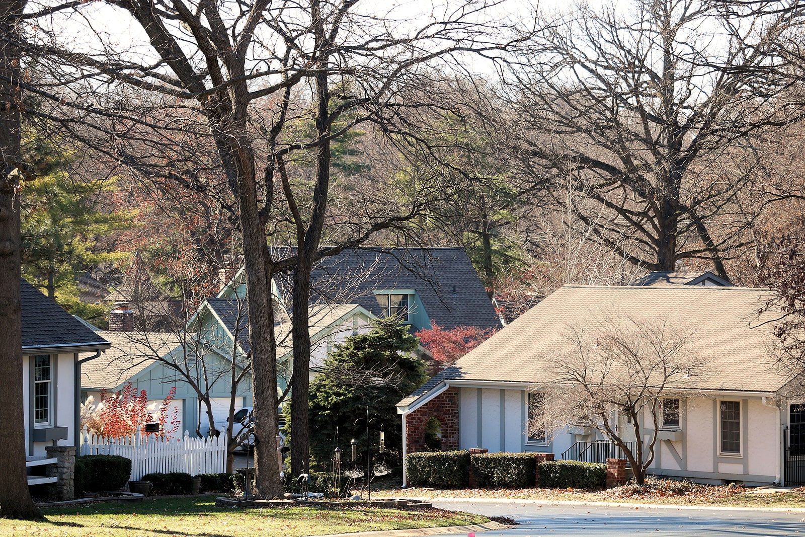 Choosing the Right Roof Color: Practical Considerations